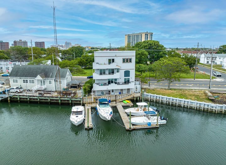 Harbor Heights Estate · 4br Ac Marina Views - Atlantic City, NJ