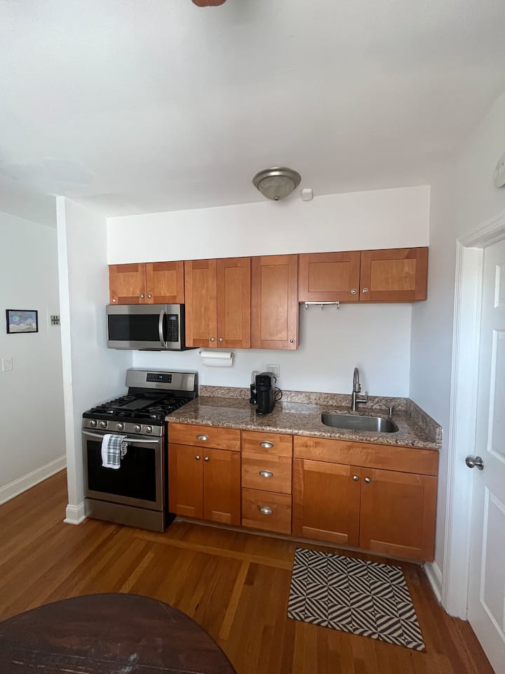 Cozy Beachfront 1 Bedroom 1 Bath With Ocean Views! - Asbury Park, NJ