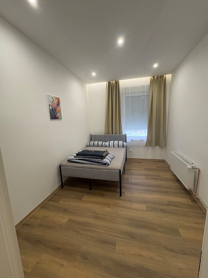 Zwei-zimmer-wohnung In Der Nähe Des Stadtzentrums - Duisburg