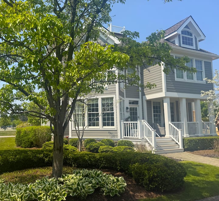 Barefoot Luxury 24: Spacious 4bd/5ba In Bay Harbor - Petoskey, MI