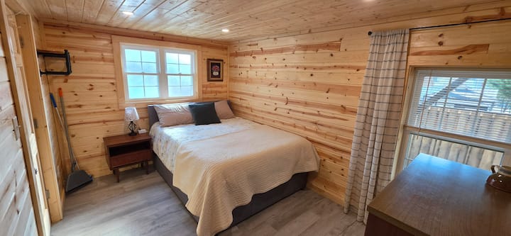 Downtown Cozy Carriage Stay - Murphy, NC
