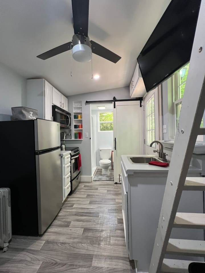 Cozy Tiny Home Near Unc, Peaceful Wooded Retreat - Chapel Hill, NC