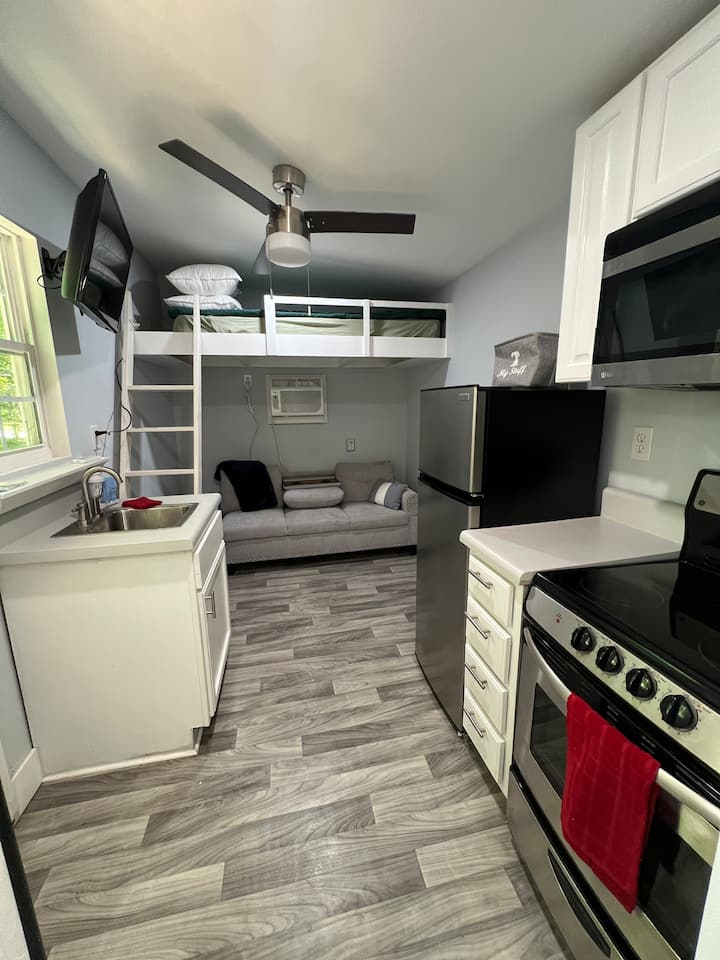 Cozy Tiny Home Near Unc, Peaceful Wooded Retreat - Chapel Hill, NC