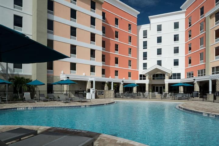 3 King Studios | Cape Canaveral Beach & Pool - Cocoa Beach, FL