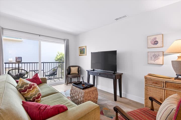 Furnished 1br/1ba Retreat With Ocean Views - San Clemente, CA