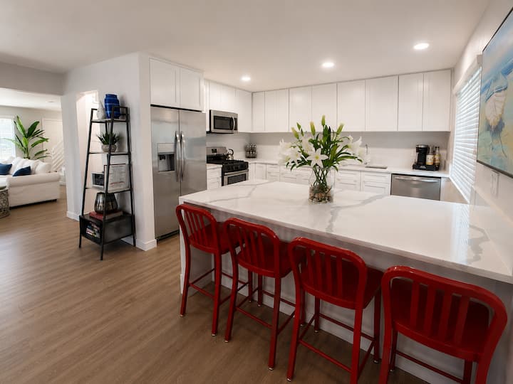 Modern 2br Townhome In Palos Verdes - Torrance, CA