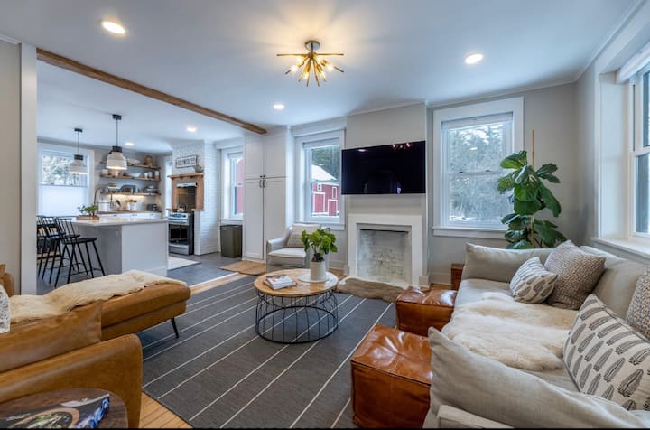 Charming Farmhouse Nestled In Hanover - Hanover, NH