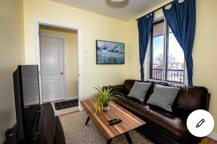 Montreal 4br/2bath With Parking & Patio - LaSalle