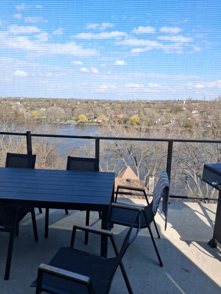 Best View In Laval - モントリオール