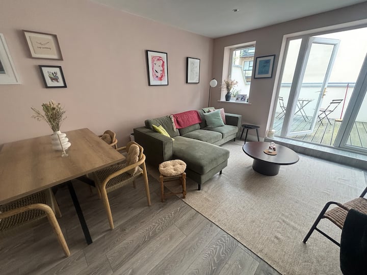 1-bed In Dun Laoghaire Near Dart & Coffee Shop - Dun Laoghaire