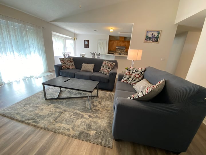 Lovely 4-bedroom/3-bath Ranch Home - Pensacola, FL
