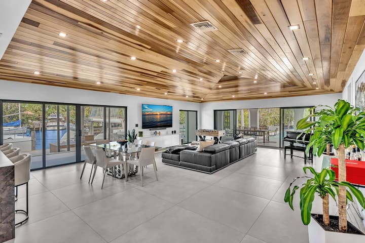 Modern Sanctuary On West Las Olas - Plantation, FL