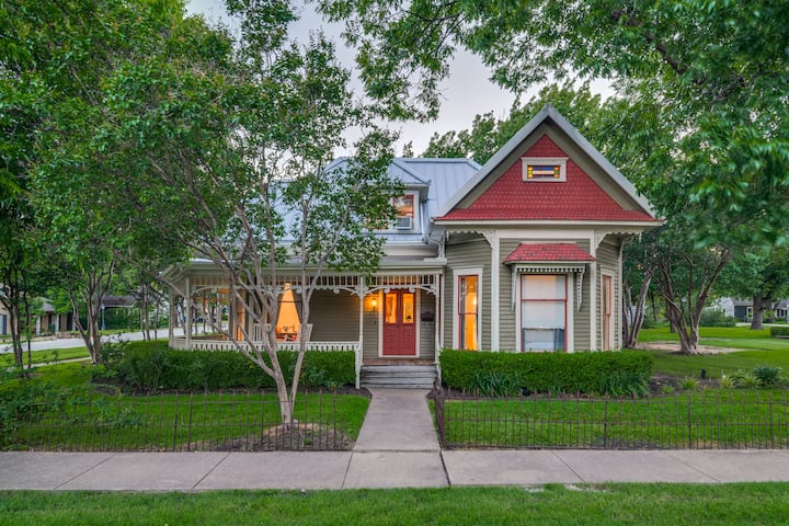 Historic Victorian Close To Downtown & Lake! - Rockwall, TX