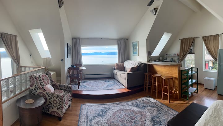Quiet Beachfront Apartment With Private Entrance - Juneau, AK