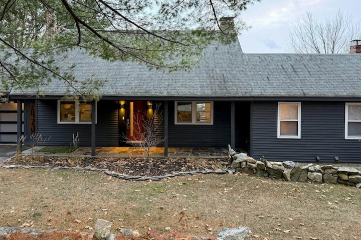 3br Stunning Home W/ Views, Pool & Lake Access - Moultonborough, NH