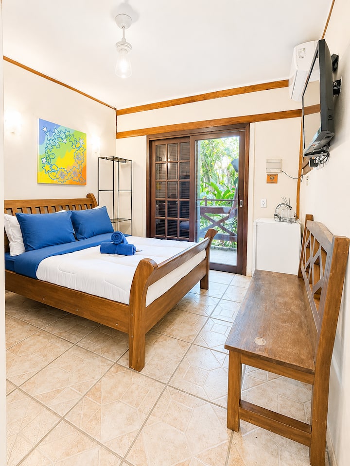 Suíte 18 | Piscina | Ar-condicionado | Wi-fi 600mb - São Sebastião
