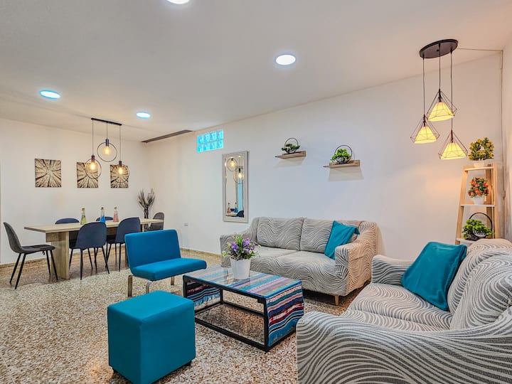 Spacious Home In Granada Near Dining & Nightlife - Cali