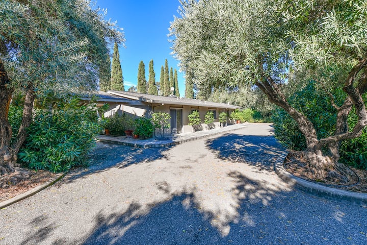 Peaceful Country Cottage Retreat Centrally Located - Pine Ridge Vineyards, Napa
