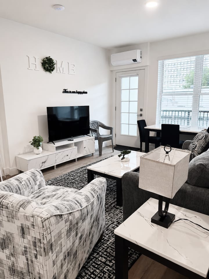 Stylish 1 Br Suite Downtown Convention Center - Hot Springs, AR
