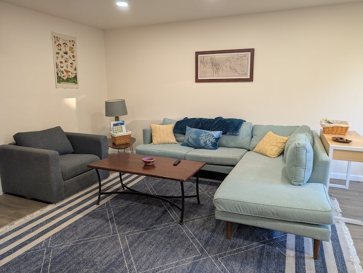 Perfect Getaway In North Seattle! - Mountlake Terrace, WA