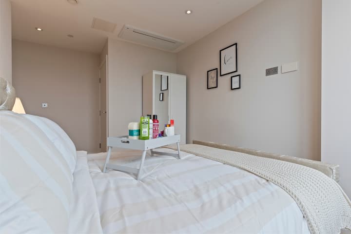 Large Group Apartment 6 Beds In Retail Park - Aéroport de Londres Heathrow (LHR)