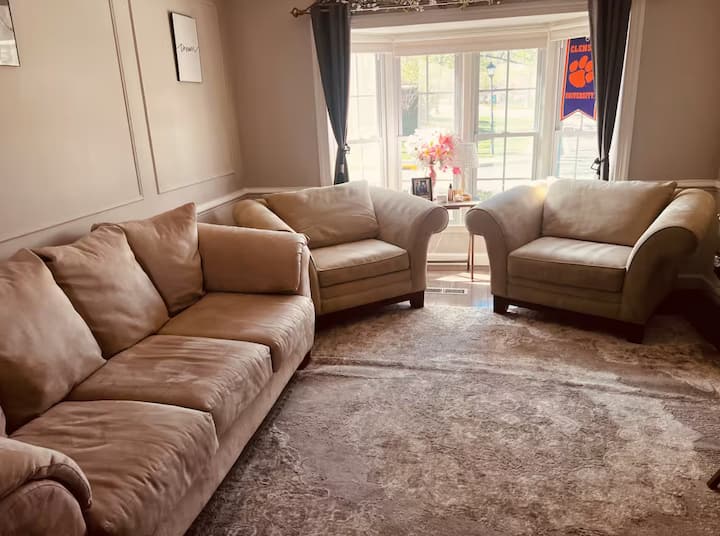 Beautiful 4br Townhouse In West Springfield - Fairfax, VA