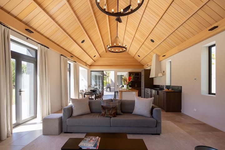 Speargrass Villa | Hot Tub | Pool - Arrowtown
