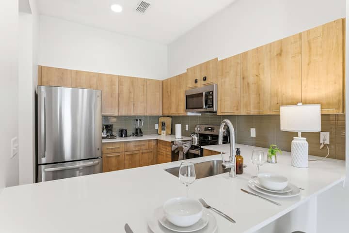 Stylish 2br Suite | 6 Guests • Gym • Near Epic Uni - Orlando