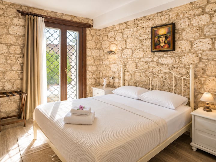 D’core Alaçatı | Kahvaltı Dahil 2 Kisi Deluxe Oda - Alaçatı
