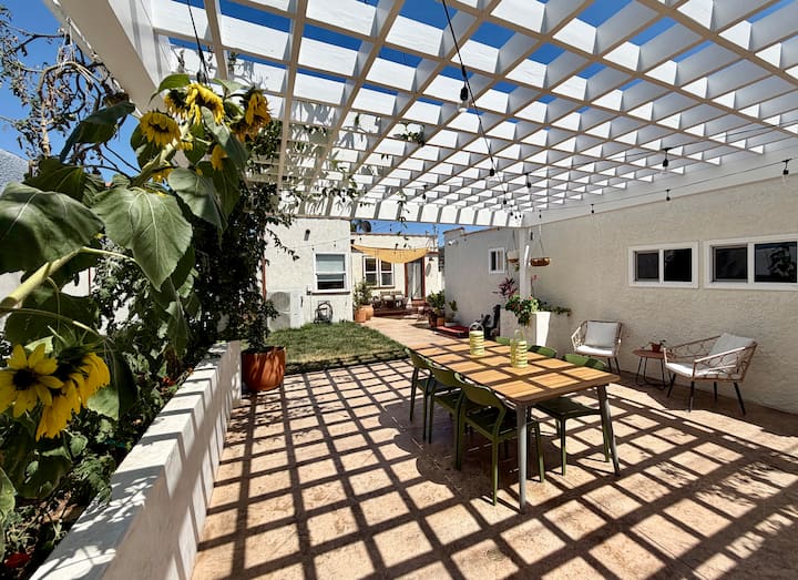 Casa Del Jardín - Hawthorne, CA