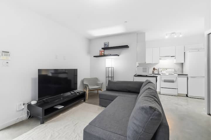 Quiet & Comfortable 1 Br Guest Suite! - Vancouver