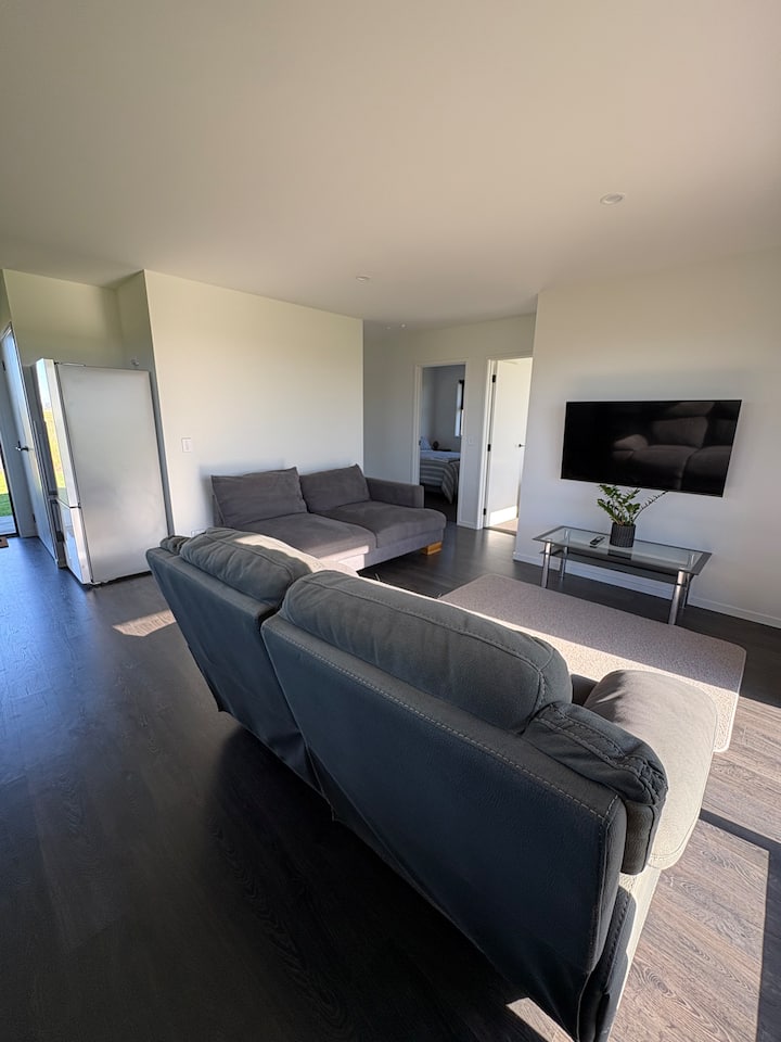 Retreat On Pennington - Waitara