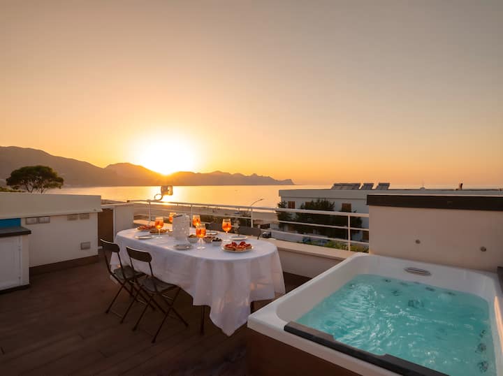 Villa Sur La Plage Avec Piscine, à 10 M De La Mer - Alcamo