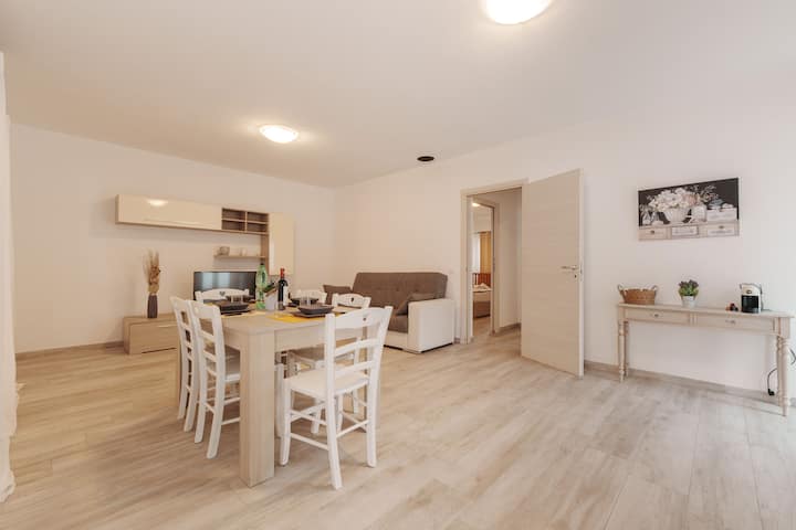 Vivimihome - Ampia Casa 6 Ospiti Con Terrazza - Golfo Aranci