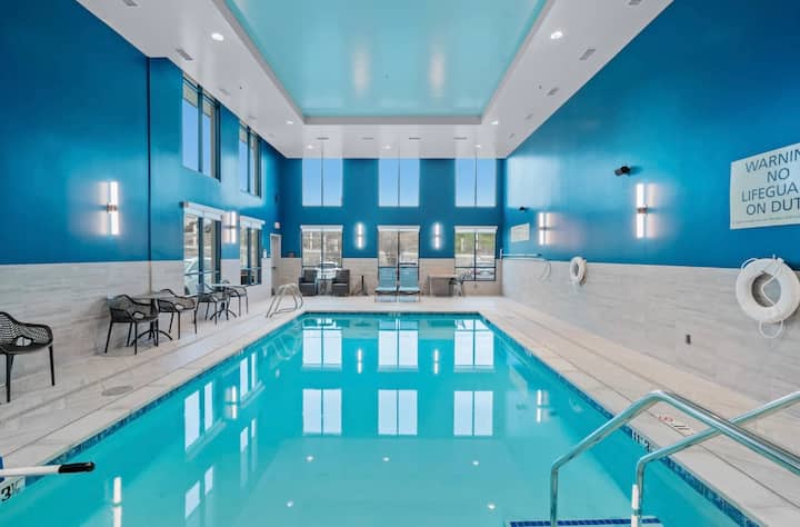 Stylish 2 Hotel Suites W/ Parking & Breakfast - Cayucos, CA