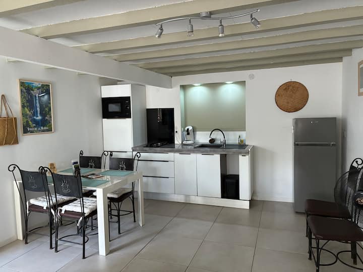 App T3
Dans Maison
400 M Bassin De Manapany - Saint-Joseph