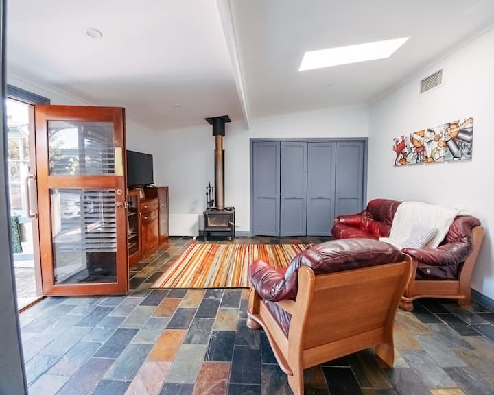 Home And Away On Turton - Devonport