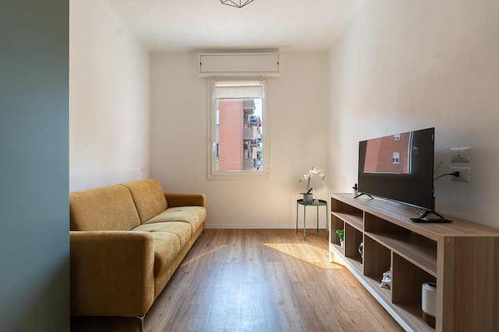 Light, Calm & Connected • Balcony - Bologna