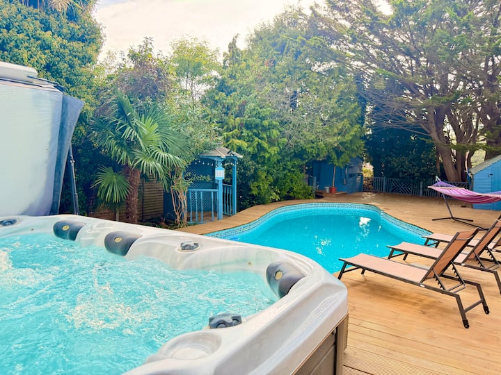 Palm House | Pool, Hot Tub | South Downs - West Sussex