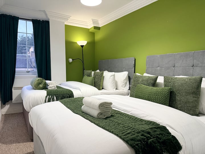 4 Beds Haymarket | Pool & Free Parking | Sleeps 8 - Edinburgh
