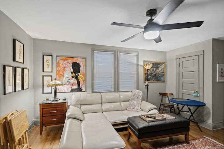 Kansas City Apartment W/ King Bed, Patio & Parking - Kansas City, MO