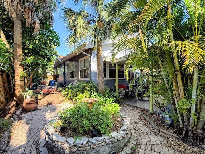 3 Br Garden Bungalow In Historic Kenwood - St. Petersburg, FL