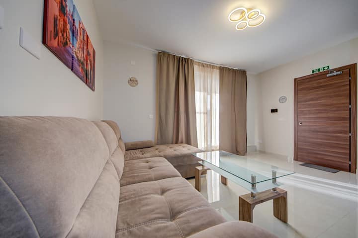 Pembroke 2br Near Sea Home |5 Min Walk To Beach - Pembroke, Malta