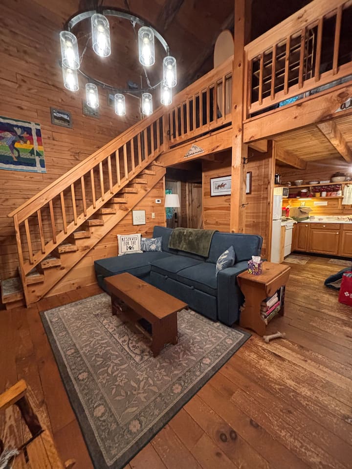 Tiny Cabin In The Woods - Granville, NY