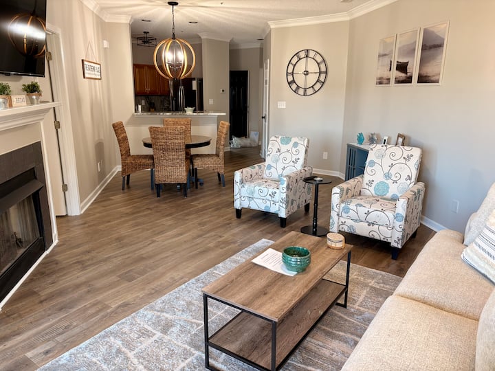 Upgraded First Floor Waterfront Two Bedroom Condo - Davidson, NC