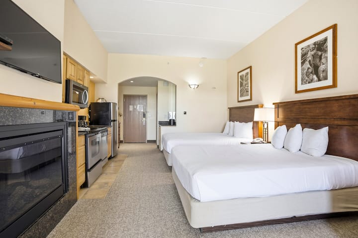 Chula Vista Villa Studio With Waterpark! - Wisconsin Dells, WI