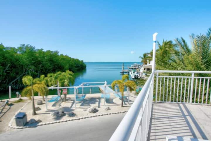 Cozy 1-bedroom & 3-bed Loft With Marina - Key Largo, FL