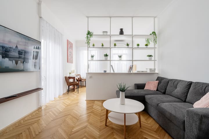 Central Location With Citadel View - Budapest