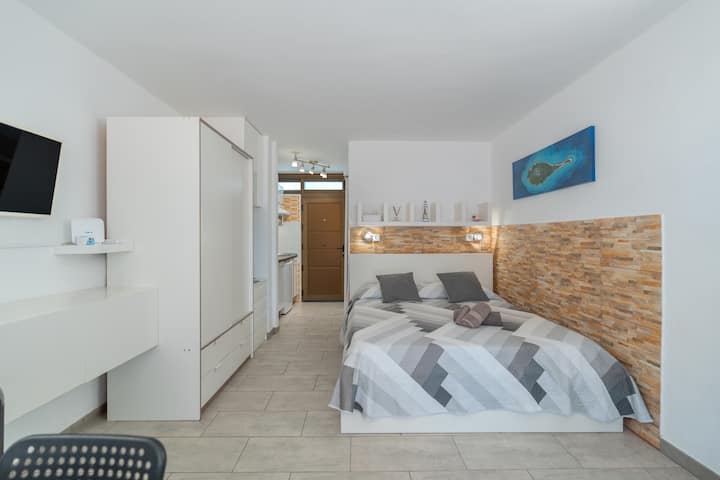 Sea View Studio In Puerto Colon / Terrace & Pool - Adeje