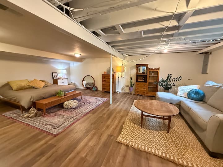 Private Suite Near Iu | Boutique Salon Entry - Bloomington, IN